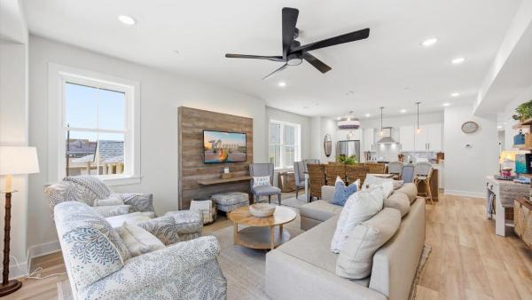 New Luxury Townhouse With Rooftop Deck - Wildwood, NJ
