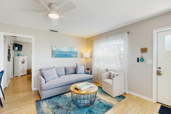 Bay View Inn 202 - Bradenton Beach, FL