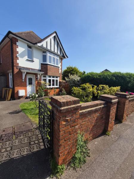 The Wish - Secure Garden, Off Road Parking - Seaford