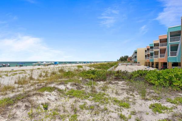Bradenton Beach Club #13 - Bradenton Beach, FL