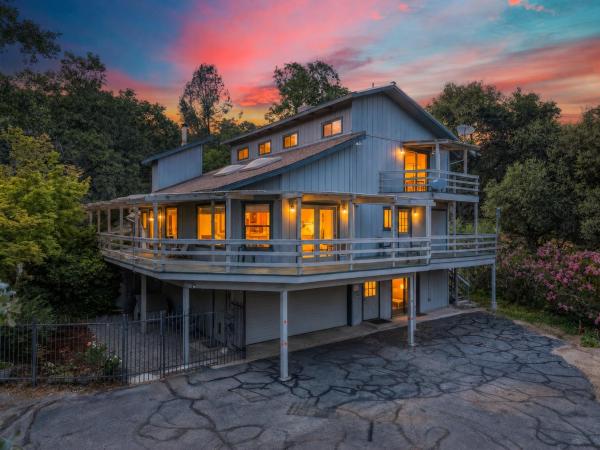 Hodges Hill Hideout W/ Pool, Spa, Bbq - Dog Friendly - Oakhurst, CA