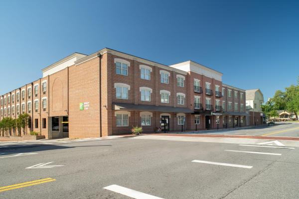 Holiday Inn Express & Suites - Dahlonega - University Area By Ihg - Dawsonville, GA