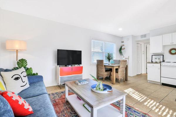 Freshly Remodeled Island Suite W Pool & Pet Friendly - Anna Maria, FL