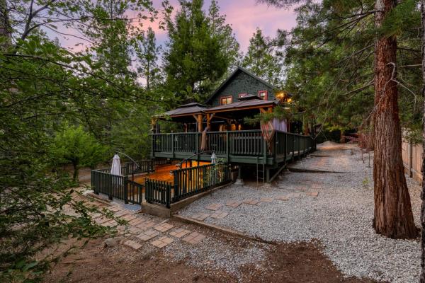 Peaceful Cabin - California