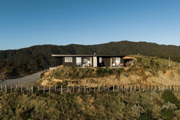 The Hide Kapiti Accommodation - Paekākāriki