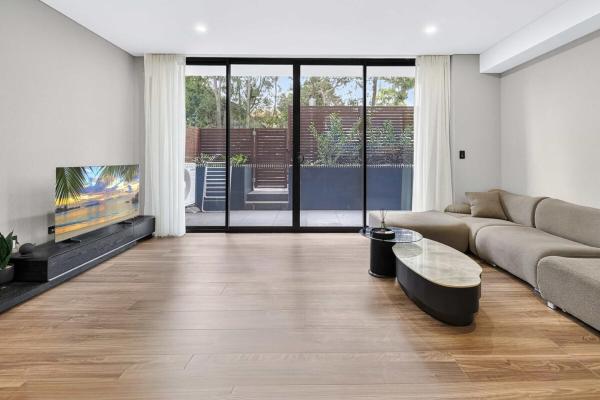 Stylish Ground-level 3br Home In Gladesville - Strathfield