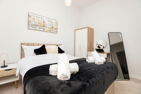 Modern 2 Bed Apt By Royal Armouries - Sleeps 6 - Leeds