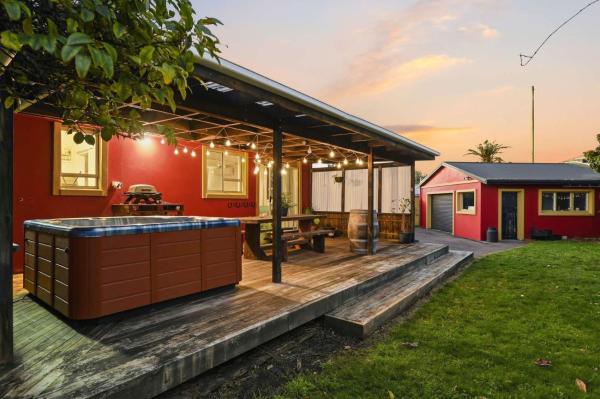 Inn Jameson - Ride To The Redwoods With Spa Pool - Rotorua