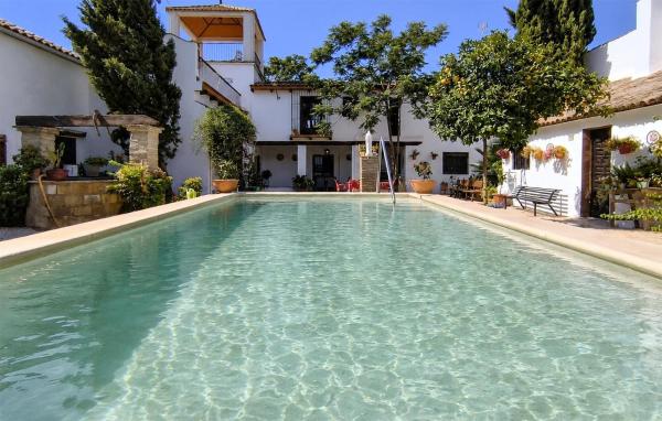 Beautiful Home In Puente Genil - Puente Genil