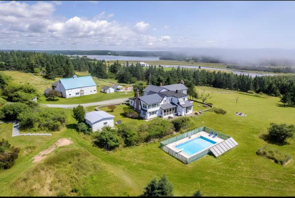 Historic Coastal Retreat - Pool & Sandy Beach Access - Halifax
