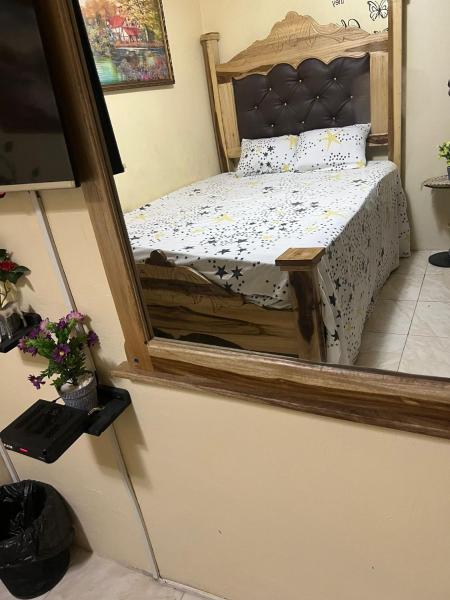 Jamaica R Home - Kingston, Jamaica
