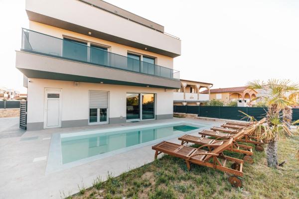 Villa Aura Vir - Vir