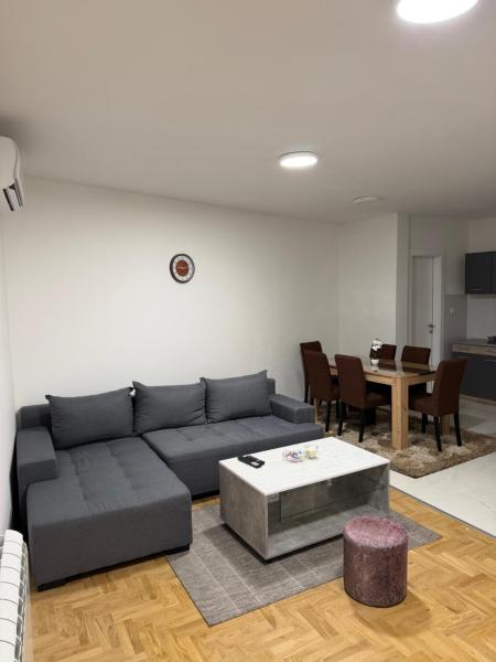Loli Apartman 3 - Kraljevo