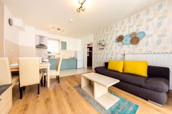 Prime Stay - Deluxe 2 Bedroom Family Apartment With Balcony - Parking Included - Budapest