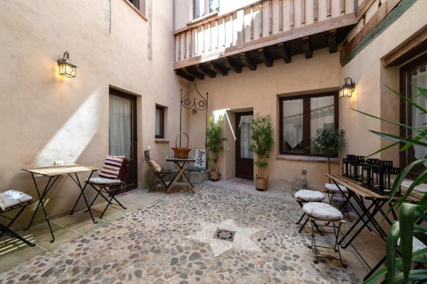 Patio In The Heart Of Toledo , Pets , Family - Toledo