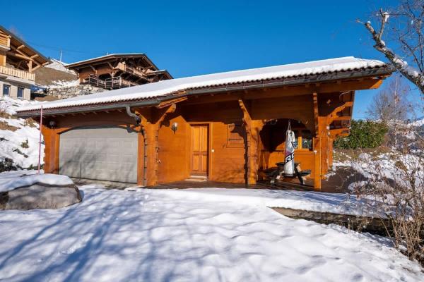 Mountain Chalet With Panoramic Views Sleeps 9 - Les Gets