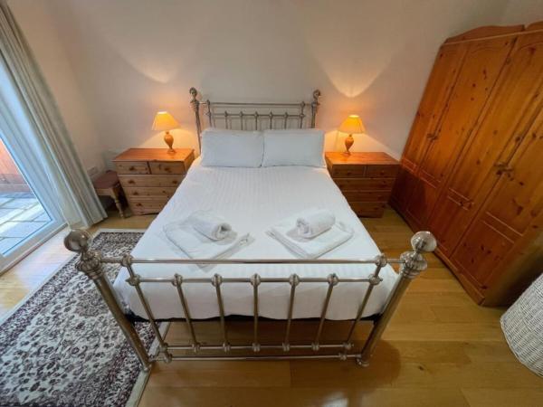 Spacious House In Picturesque Madingley Village - Cambridgeshire