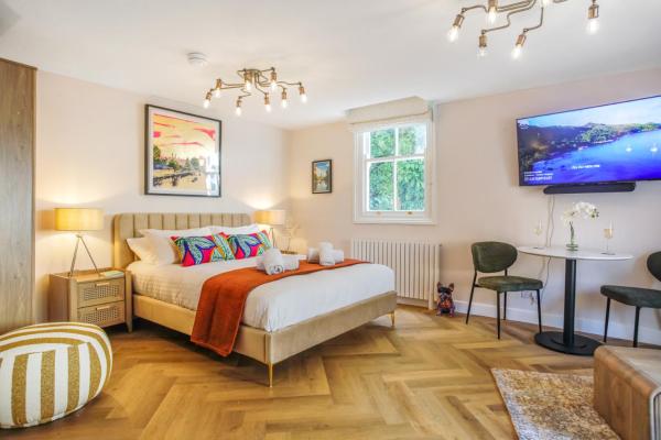 Best Location! - Large Luxury Studio By River - Cambridge
