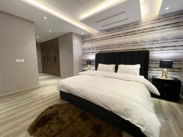 2 Bedroom Luxury Apartment Goldcrest Dha Lahore - Lahore