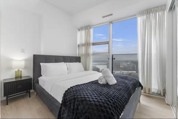Spacious Downtown 3br Walk To Union Station - Mississauga