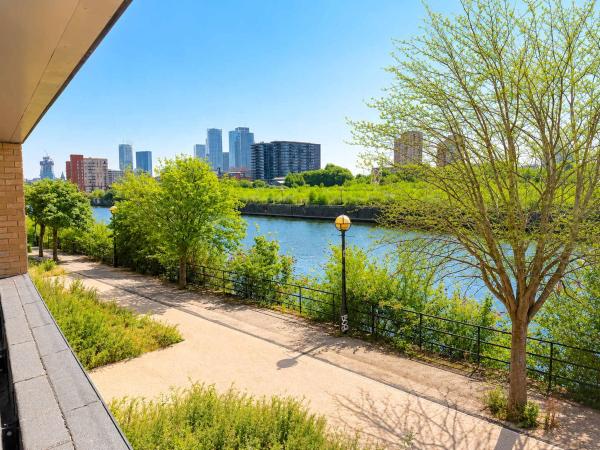 Riverside Corner Duplex With Sun Drenched Balcony Sleeps 6 Monthly Stays - Salford