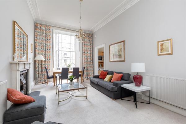 Light And Spacious 2 Bedroom Flat In Heart Of Edinburgh - Edinburgh