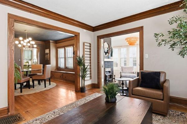 Charming 2br Lake Erie Retreat Near Gordon Square - Cleveland, OH