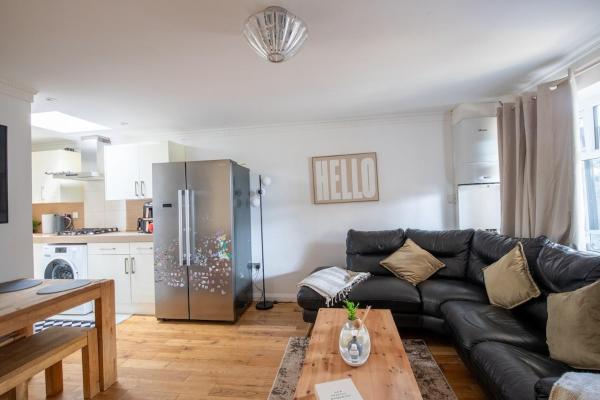 3 Bedroom Bright Modern Flat - Oxford
