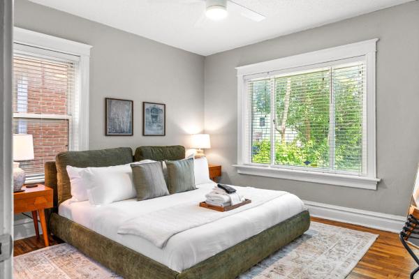 The Oak - A St. Louis Retreat - Clayton, MO