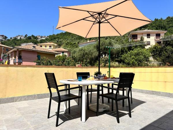 La Casa Gialla Di Paola By Holiday World - Sestri Levante