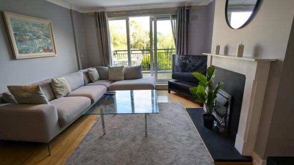 Large Newly Updated 3bd Duplex 20min To Airport - Dunboyne