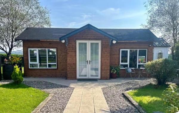 Gortin Glen Forest Cabin Sleeps 7 With Parking - Fermanagh