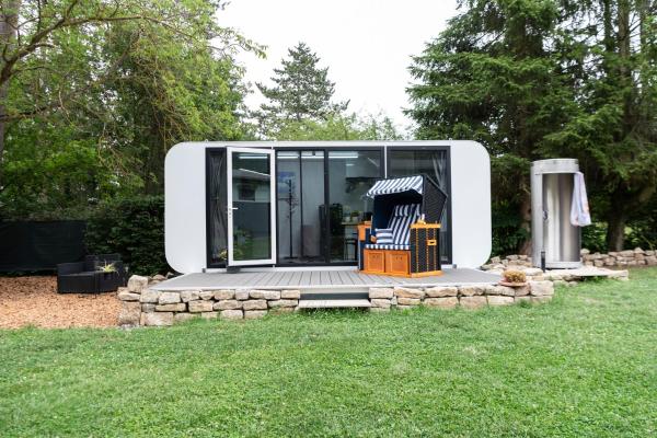 Tiny House Annemone Bei Carogrün In Erfurt-gemütlich-sonnig-küche-bad-garten-parken-pool-sauna-klimaanlage-wlan - 에르푸르트