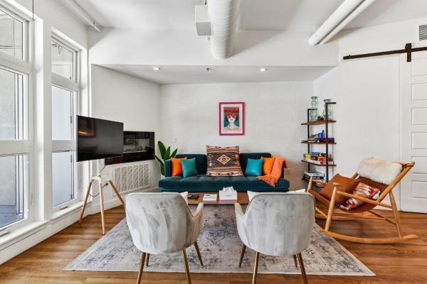 Dog-friendly 2br Boho Loft In Rino | Walk To Mission Ballroom & Breweries - Okinawa