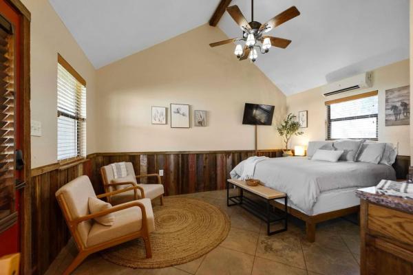 The Fantail At Nicole Creek Cabins - Waco, TX