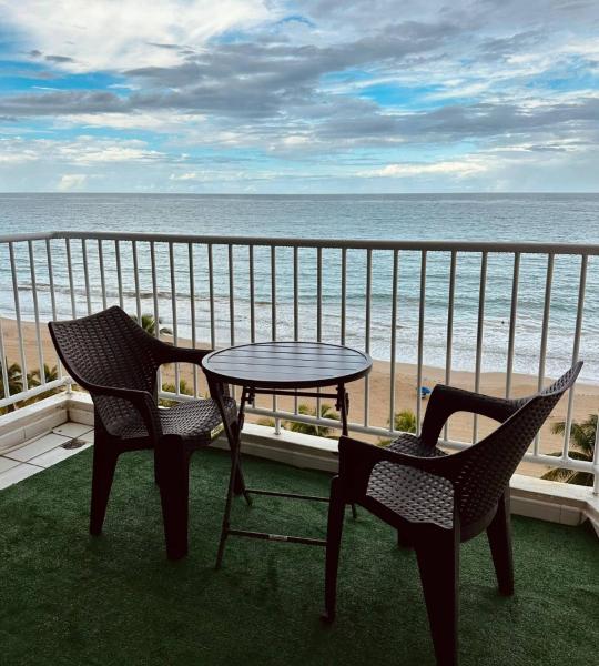 Blueberry Miracle Balcony Oceanfront Beach View - San Juan