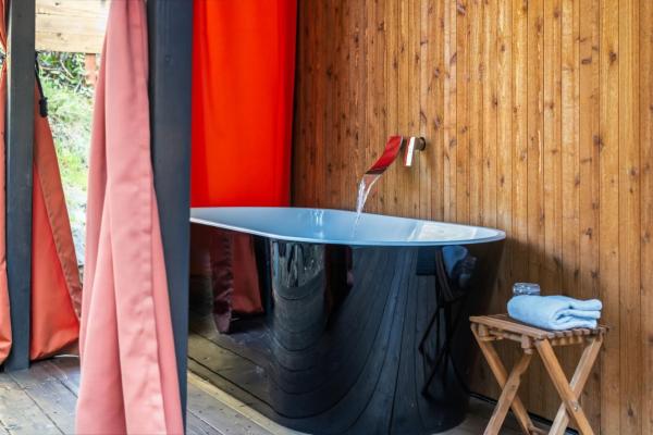 4 A-frame Cabins - 2 Outdoor Private Tubs - Carson, WA