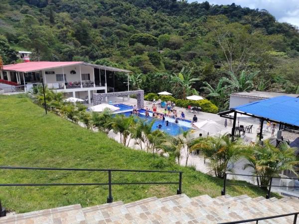 Finca Villa Carmen, Vía Magdalena - Villeta