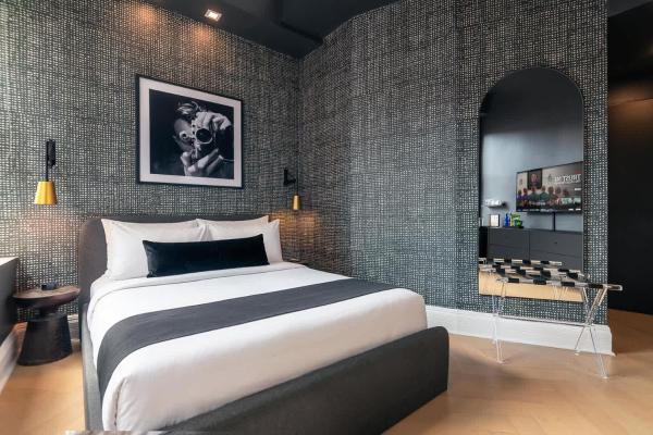 Madison Square Studio At Return Policy Broadway - Chelsea