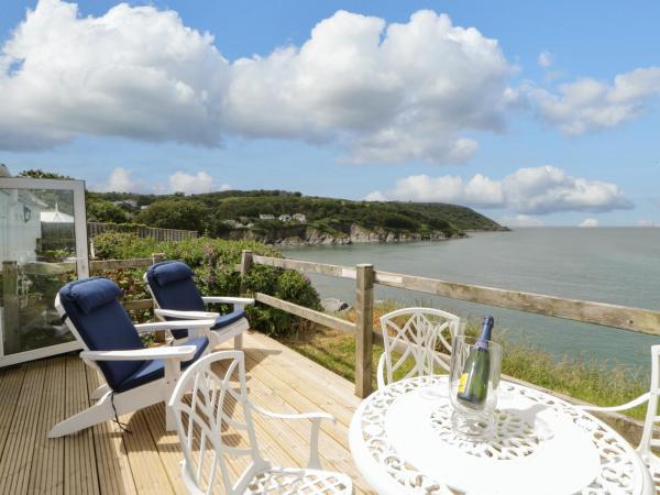 Clifftop Carriage - Aberporth
