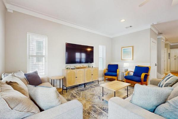 3-level Home With 2 Decks Patio Grill Hot Tub & Pool - Walk To Private Beach - Watersound, FL