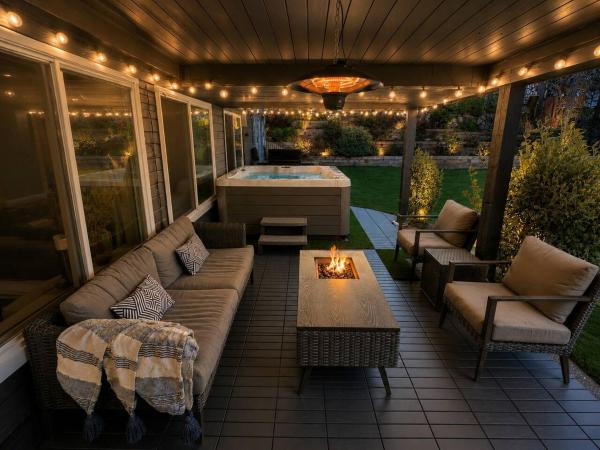 North Van Getaway With 3br, Hot Tub And Huge Backyard - Burnaby