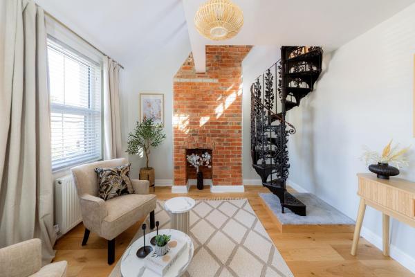 Newly Renovated 3-bedroom Home With Parking & Shark View - Oxford