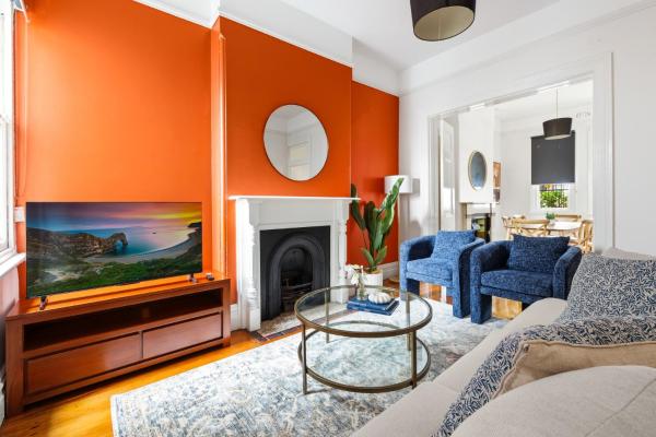 Newly Furnished 3-bed Terrace In Darlington - Lane Cove