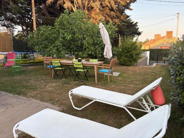 Charmant T4 2 Chambres -Jardin Clos - Jeux - Calme - 700m Plage Porteau - Pornic