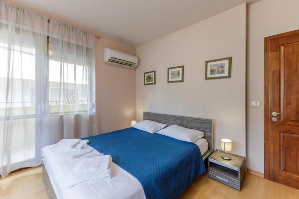 Sea Garden Flat With Private Parking - Varna