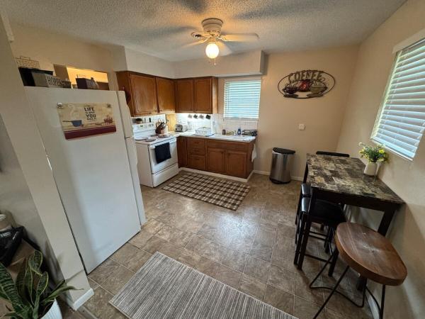 Freshly Remodeled 2 Bedroom Retreat - Kansas