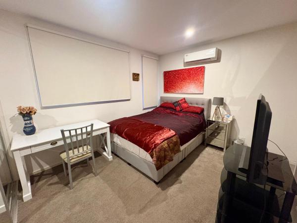 Spacious Master Room With Private Ensuite - Ivanhoe