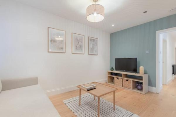 Newly Refurbished 2bd Flat - Wimbledon Village! - Fulham