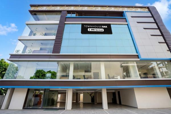 Super Townhouse Oak Isbt Bus Terminal Dehradun Formerly Hotel Himalayan - Dehradun